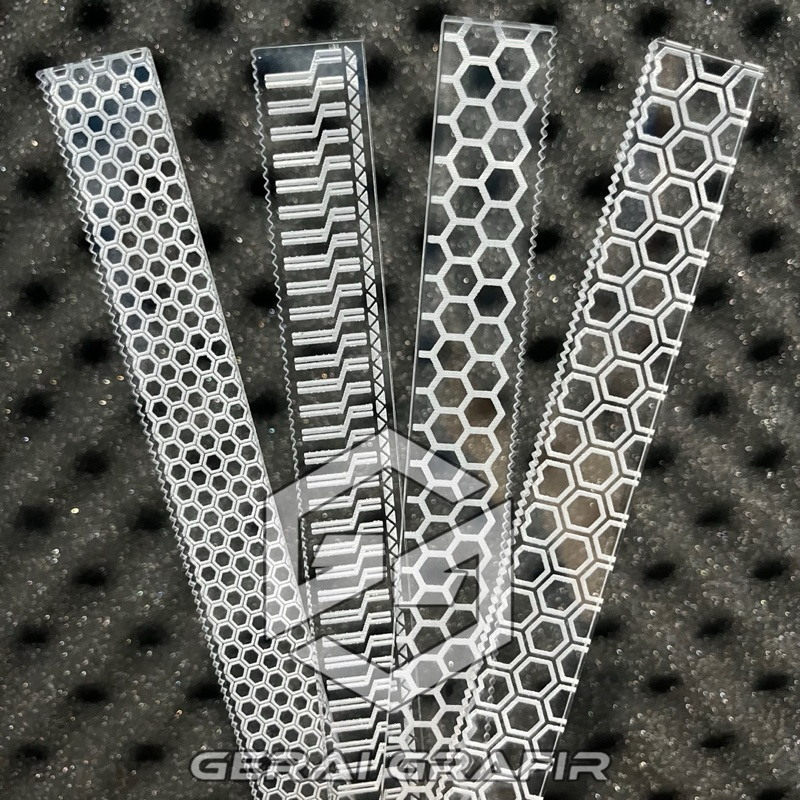 Jual Akrilik Grafir Batangan / Slim Frame Akrilik / Akrilik Bening ...