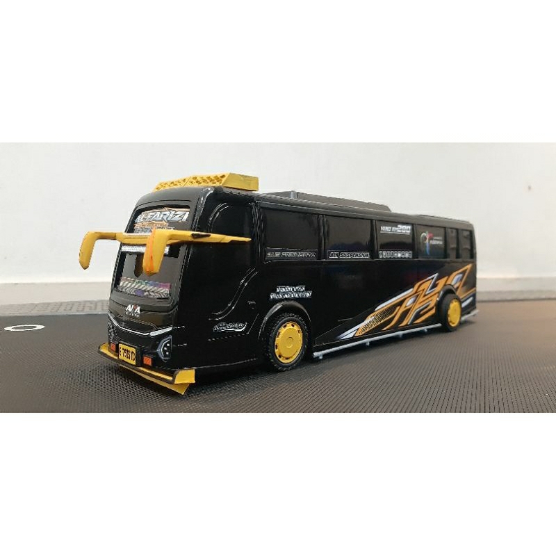 Jual YOUTUBE BEN KHALIFA!! MINIATUR BUS BASURI PLASTIK AKA WISATA ...