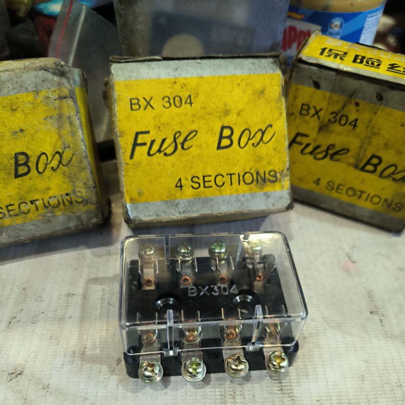 Jual fuse box tempat sikring tabung isi 4 | Shopee Indonesia