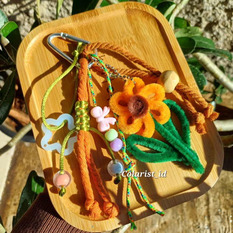 Jual Keychain Flower | Bunga kawat | Charm Macrame | Souvenir | Shopee ...