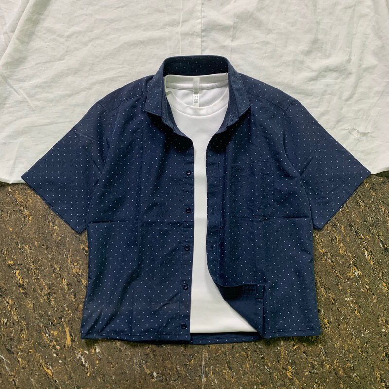 Jual VACCI boxy shirt (128), size M fit L (60cm x 55cm) | Shopee Indonesia