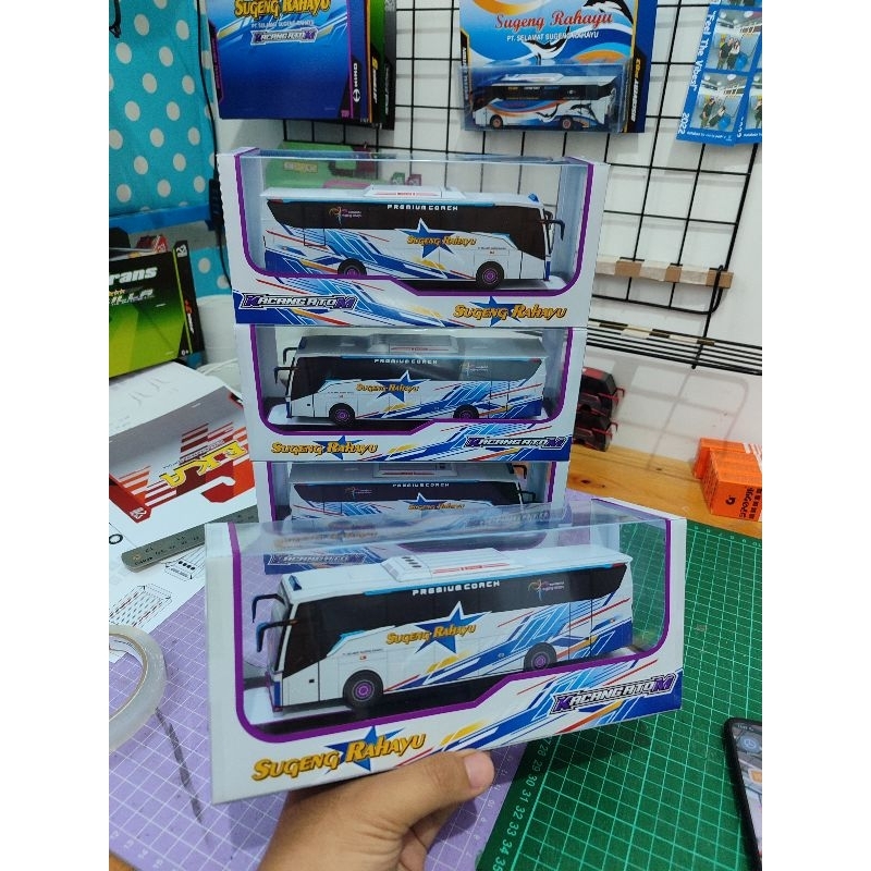 Jual Miniatur Bus Kertas Papercraft Bus Sugeng Rahayu new Kacang Atom ...