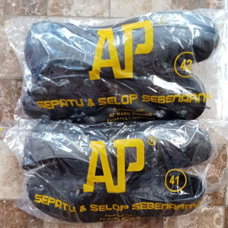 Jual Sepatu Karet AP Boots Multi Fungsi - AP Pull Bola 967 Hitam ...