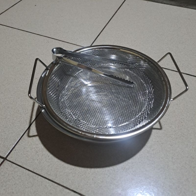 Jual Set Saringan Bulat Tiris Minyak Sayur Serbaguna Gagang Stainless ...