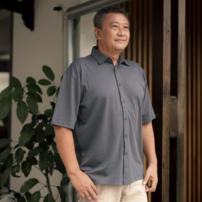 Jual Saga Kemeja Kaos Cotton Air in Charcoal - Kemeja Premium Lengan Pendek Cotton Air Abu Tua ...