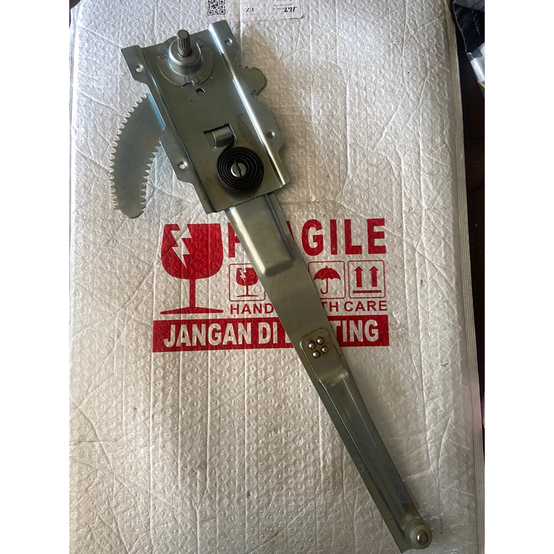 Jual Regulator kaca putaran kaca naikan kacamitsubishi L-300 kiri ...