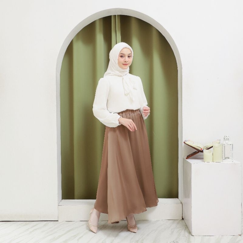 Jual [JENN&ROSE] Rok Satin Layla Model A-Line /Flare | Shopee Indonesia