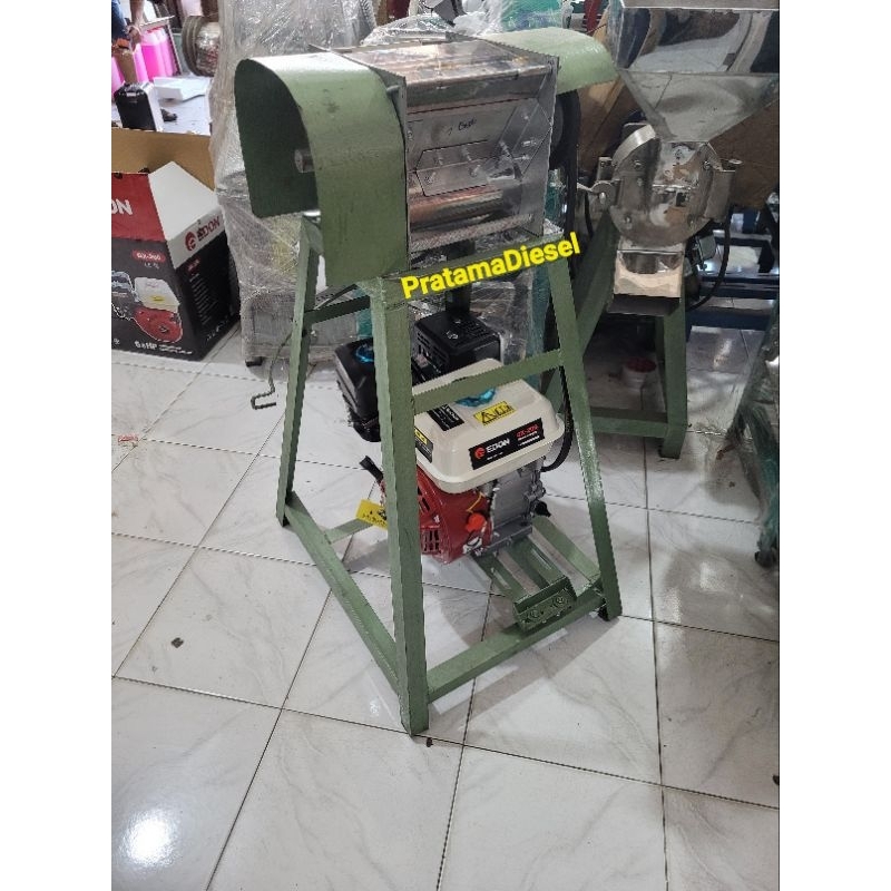 Jual Mesin Parut Parutan kelapa Singkong+Mesin Penggerak Bensin 4tak ...