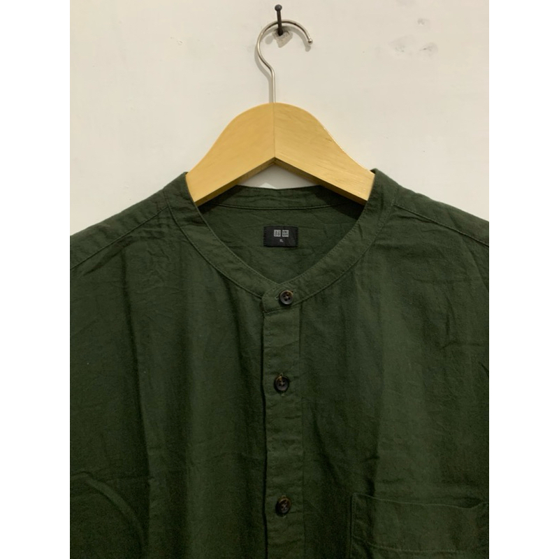 Jual kemeja kerah shanghai Uniqlo | Shopee Indonesia