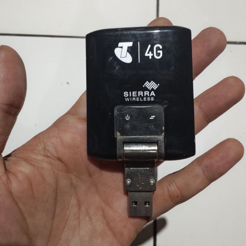 Jual Sierra AirCard 320U Modem USB Stick 4G All Operator - Bekas ...