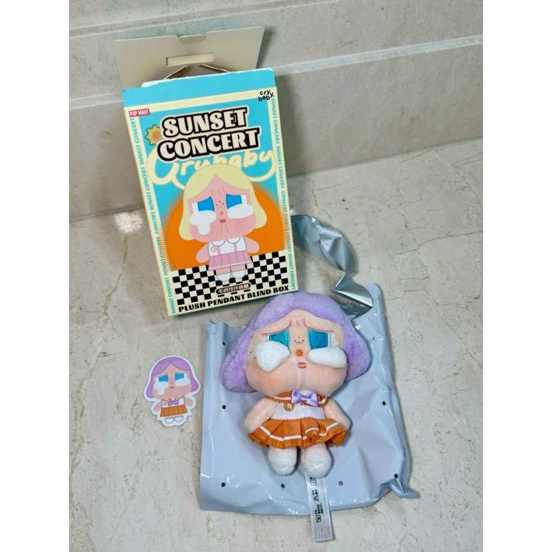 Jual Crybaby Sunset Concert Bright Orange & Pink White Pop Mart ...