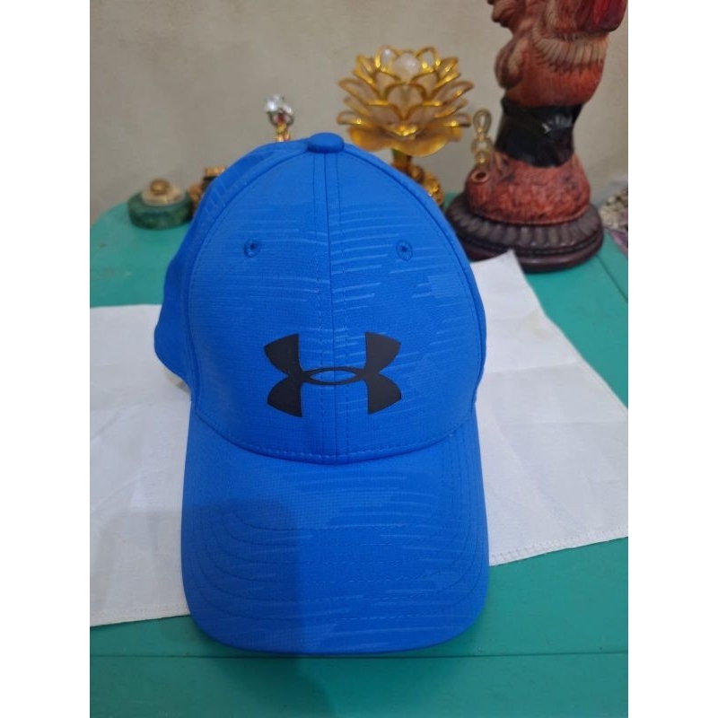 Jual Topi branded importUnder armour Ada nomor serinya Limited edition ...