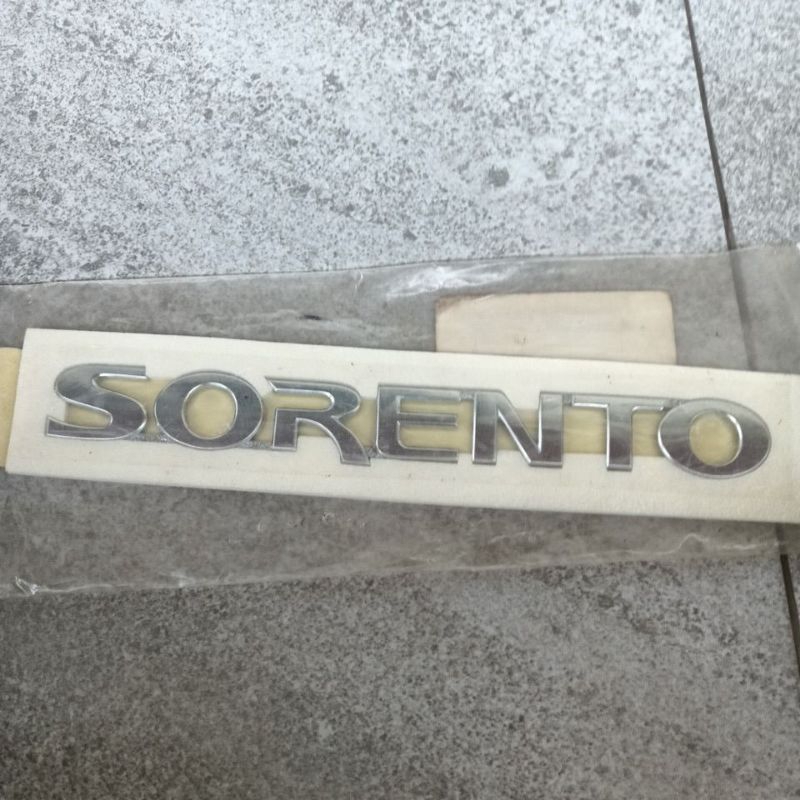 Jual emblem KIA Sorento original | Shopee Indonesia