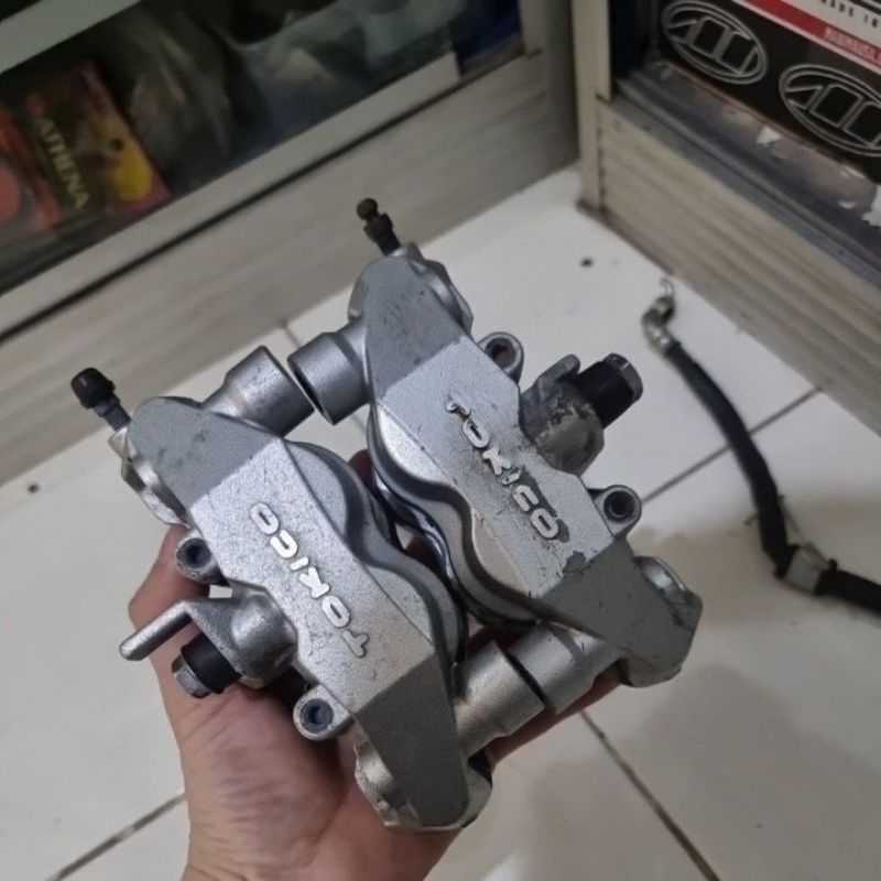 Jual Kaliper depan TOKICO Suzuki GSX 600 750 1000 type Radial 4 piston kiri / kanan | Shopee ...