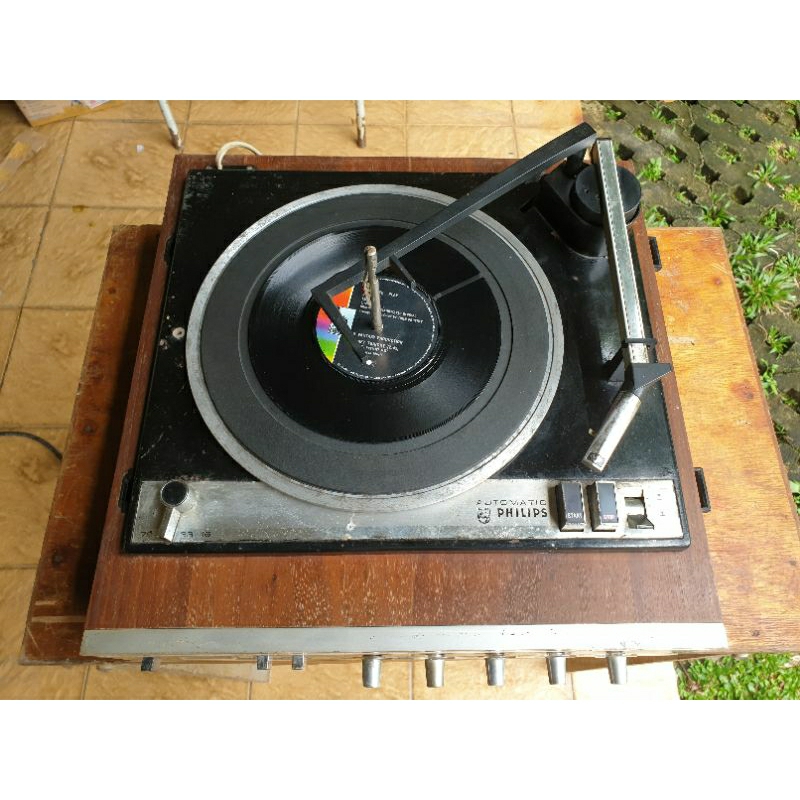 Jual Turntable PHILLIPS Made in Holland sudah ada amplifier built in ...