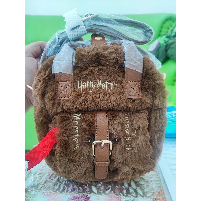 Jual The Monster Book of Monsters Slingbag Miniso X Harry Potter ...