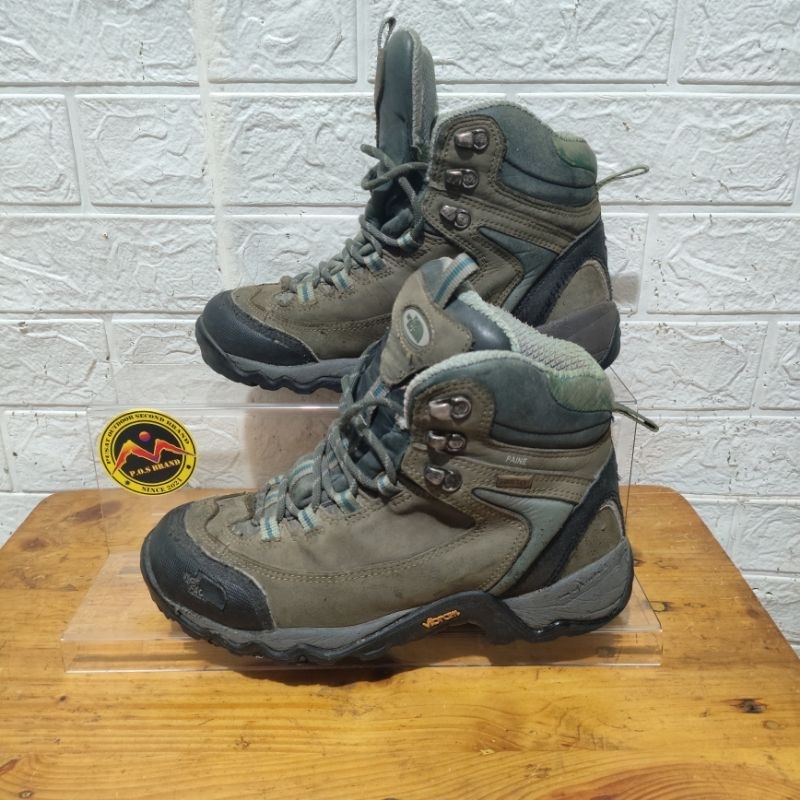 Jual sepatu outdoor TNF second | Shopee Indonesia