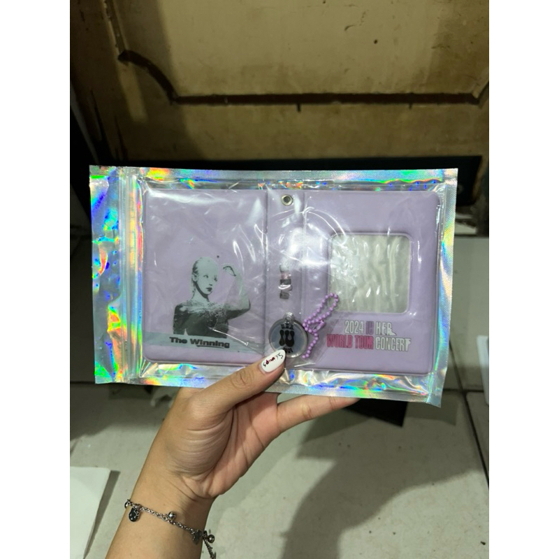 Jual IU CONCERT WORLD TOUR HERE 2024 INDONESIAN ONLY MERCH | Shopee ...