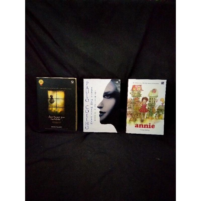 Jual Paket Preloved Novel Drama : Dan hujan pun berhenti - Annie ...