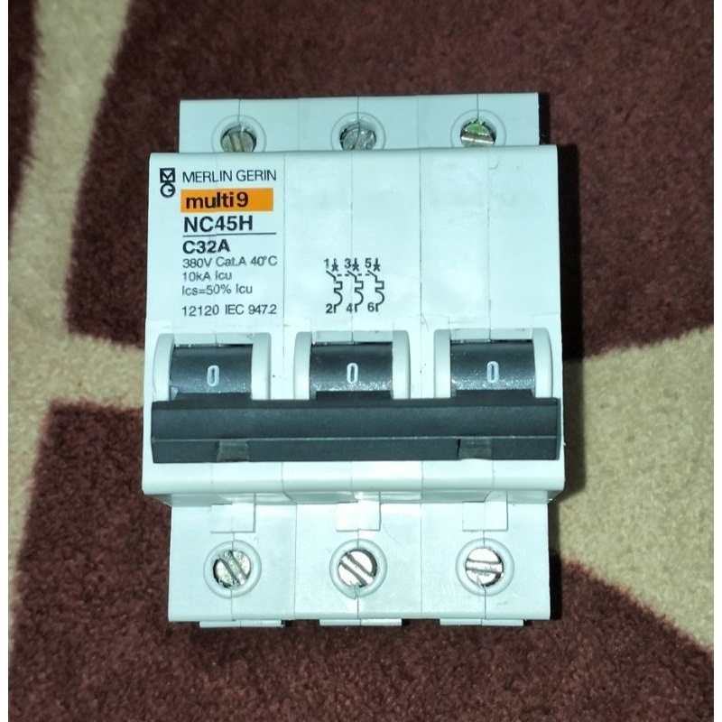 Jual Mcb Merlin gerin multi9 NC45H 3phas 6A 10A 16A 20A 25A 32A 40A 50A 63A original | Shopee ...