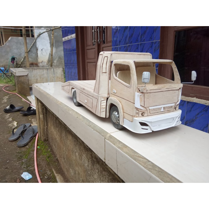 Jual Miniatur truk Canter kayu pvc triplek model towing Ready | Shopee ...