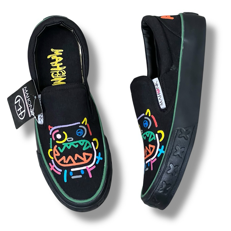 Jual SEPATU MAHONK - Slip On New Motif Kalompang Alm Black Pria Wanita ...