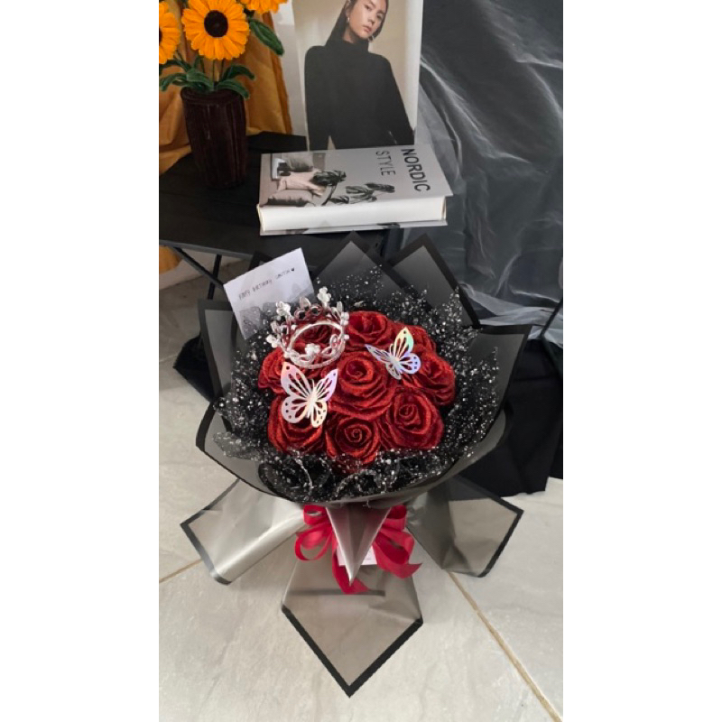 Jual bucket pita satin 10 tangkai mahkota dan kupu” | Shopee Indonesia