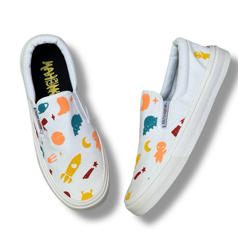 Jual SEPATU MAHONK - Slip on PLN Cream Mh Pria Wanita Original Lokal ...