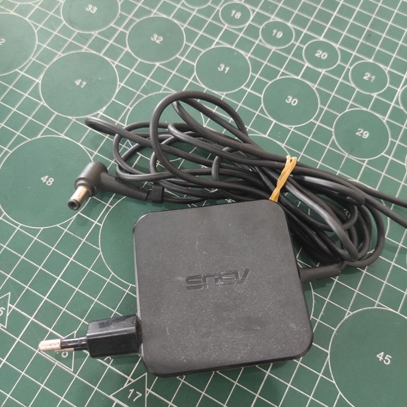 Jual charger adaptor cas laptop asus second original bawaan laptop 19V ...