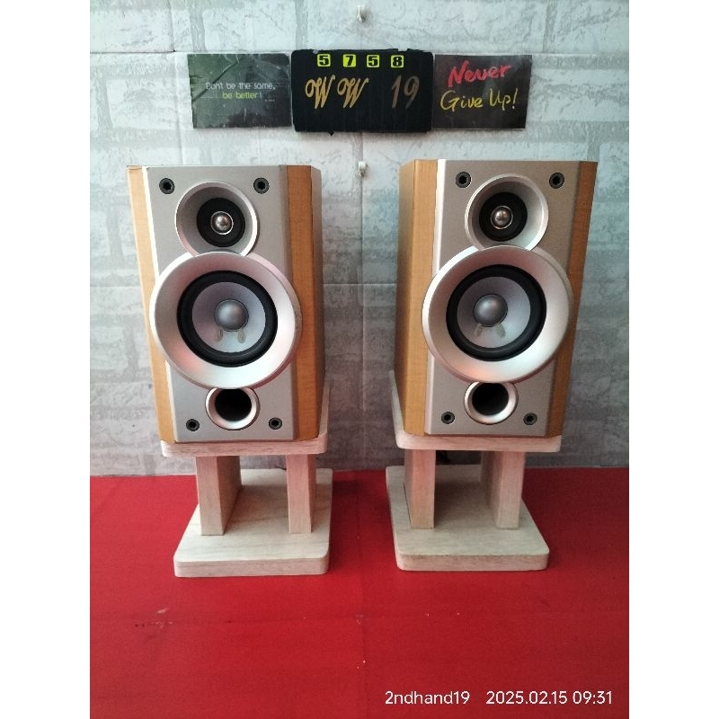 Jual speaker pasif JVC Bookshelf size second | Shopee Indonesia