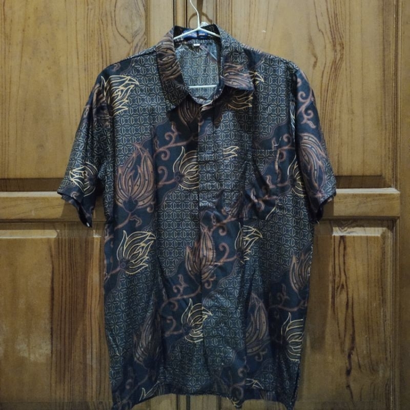 Jual Kemeja Batik Solo Coklat Ria Kencana L - Batik Like New | Shopee ...