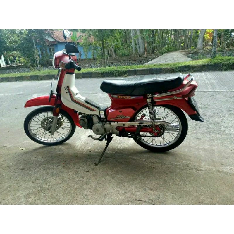 Jual Honda C70 modif Honda Astrea Star merah surat lengkap STNK dan ...