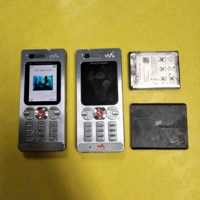 Jual sony w880i 2 buah | Shopee Indonesia