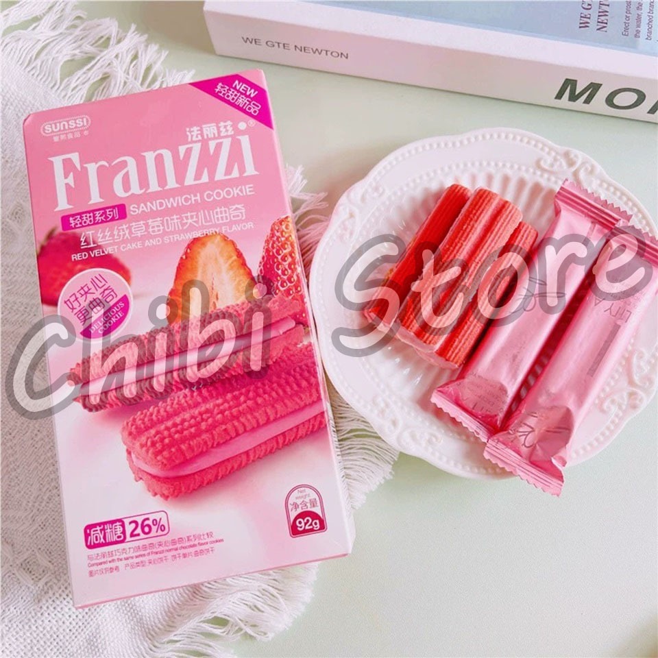 Jual Biskuit Franzzi Sandwich Rasa Red Velvet and Strawberry - Biscuit ...