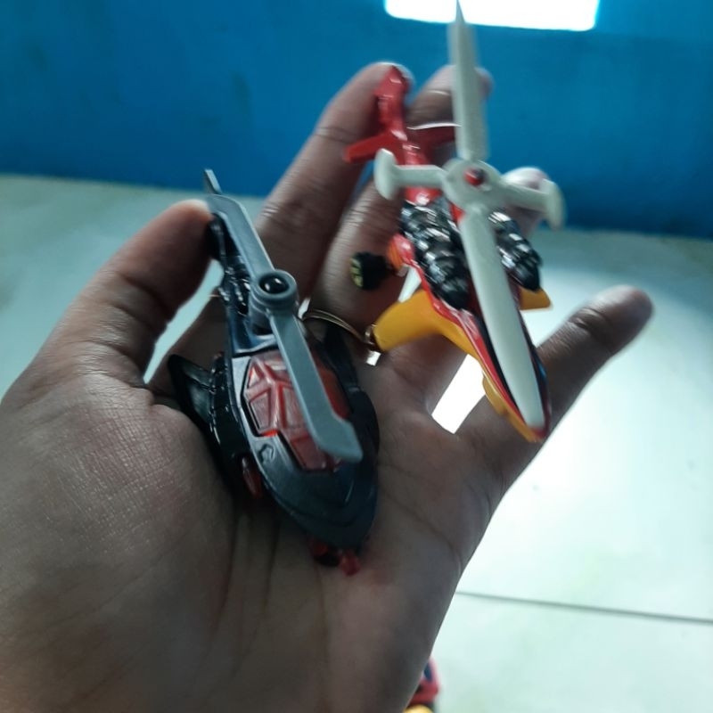 Jual diecast hotwheels dc comics batman batcopter &pesawat heli merah ...
