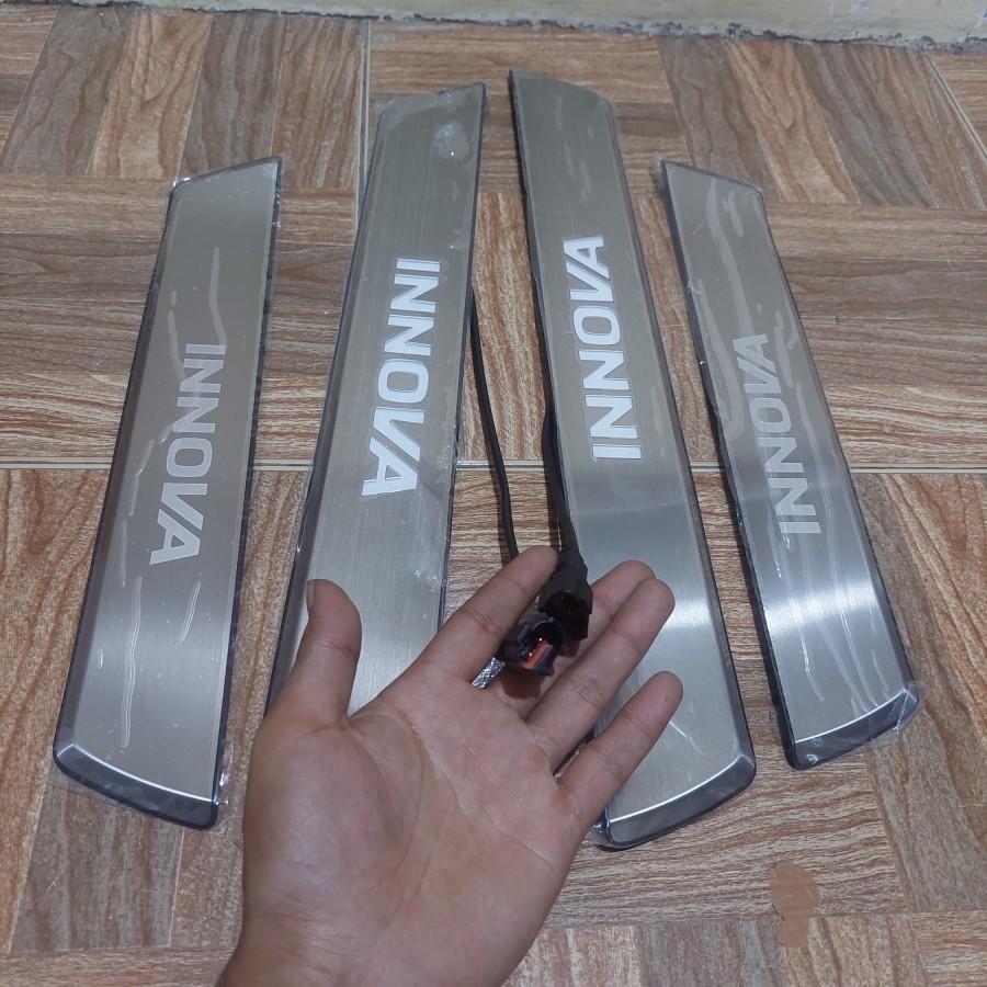 Jual Sill Plate Pintu Innova Reborn Led Biru Depan Kanan kiri Original ...
