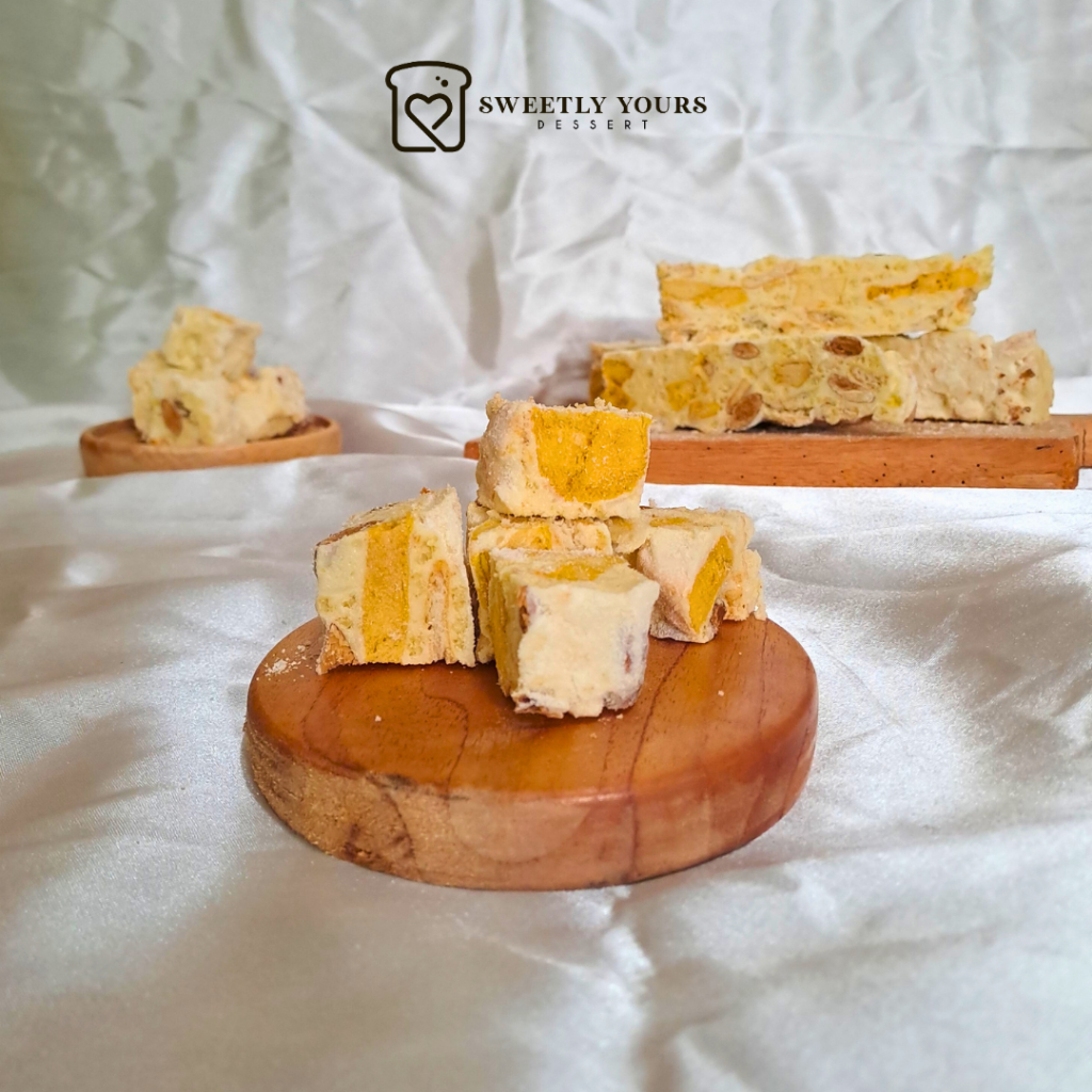 Jual MANGOCONUT Snowflakes Crisp | Shopee Indonesia