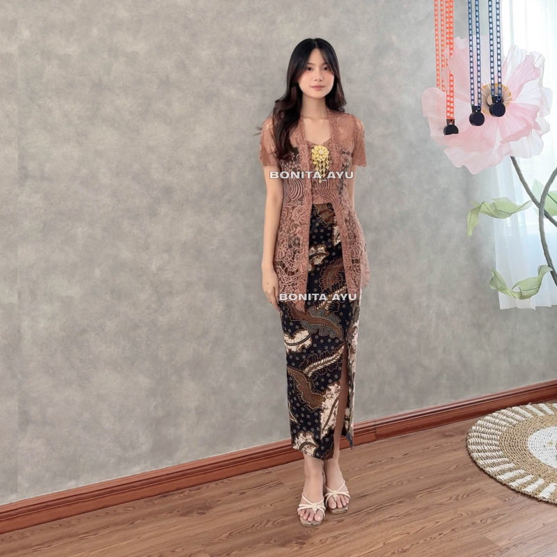Jual SET BALI PREMIUM KEBAYA WISUDA / SET KEBAYA KONDANGAN BALI PREMIUM ...