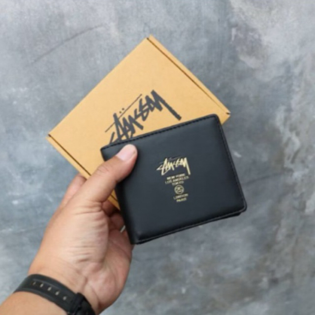 Jual wallet dompet kulit hitam- stussy | Shopee Indonesia
