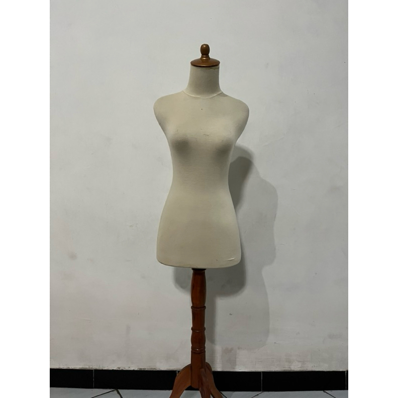 Jual Manekin Patung Dress Dm Kaki Kayu (Ready hanya 2 stok) | Shopee ...