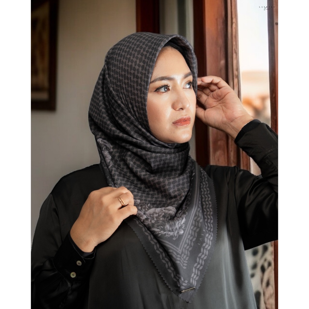 Jual Laskala Basic Scarf Premium Ghaziya Black Voal Ultrafine Hijab ...