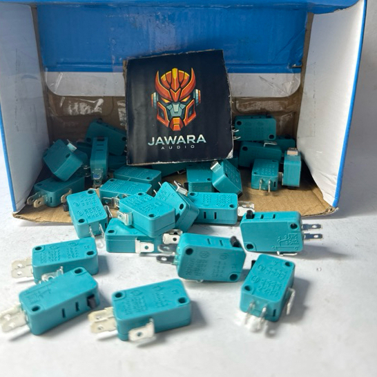 Jual Mikro Switch Magic Com 3 PIN / KAKI Warna Hijau SW 207 - Saklar ...