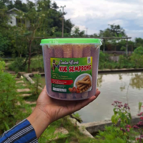 Jual Kue Semprong Tradisional Rasa Wijen - Kemasan Toples | Shopee ...