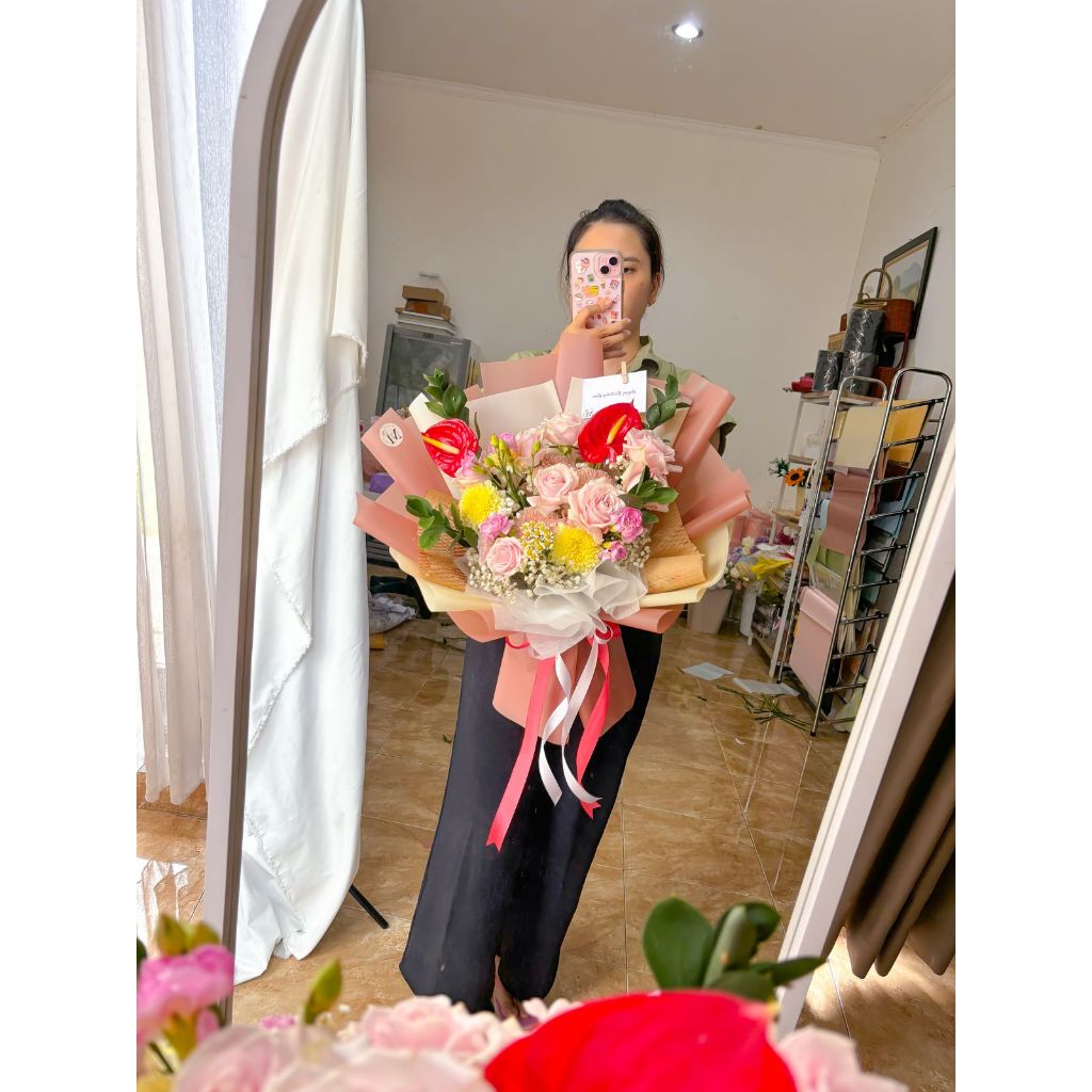 Jual Buket Bunga Fresh Mix Flower Bouquet ukuran Medium | Shopee Indonesia