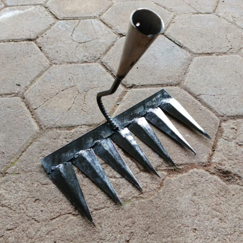 Jual Cangkul Bergerigi Alat Garukan rumput liar Penggaruk sampah ...