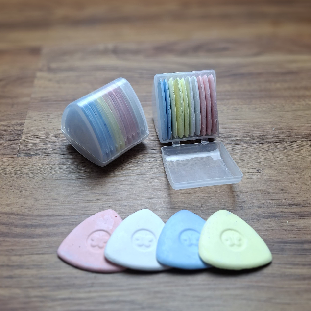 Jual BOX BENING Kapur Jahit Segitiga / Kapur Penanda Kain Isi 10 buah ...