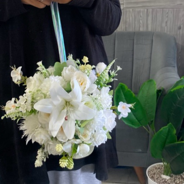 Jual Hand Bouquet artificial | full bunga melingkar | Shopee Indonesia