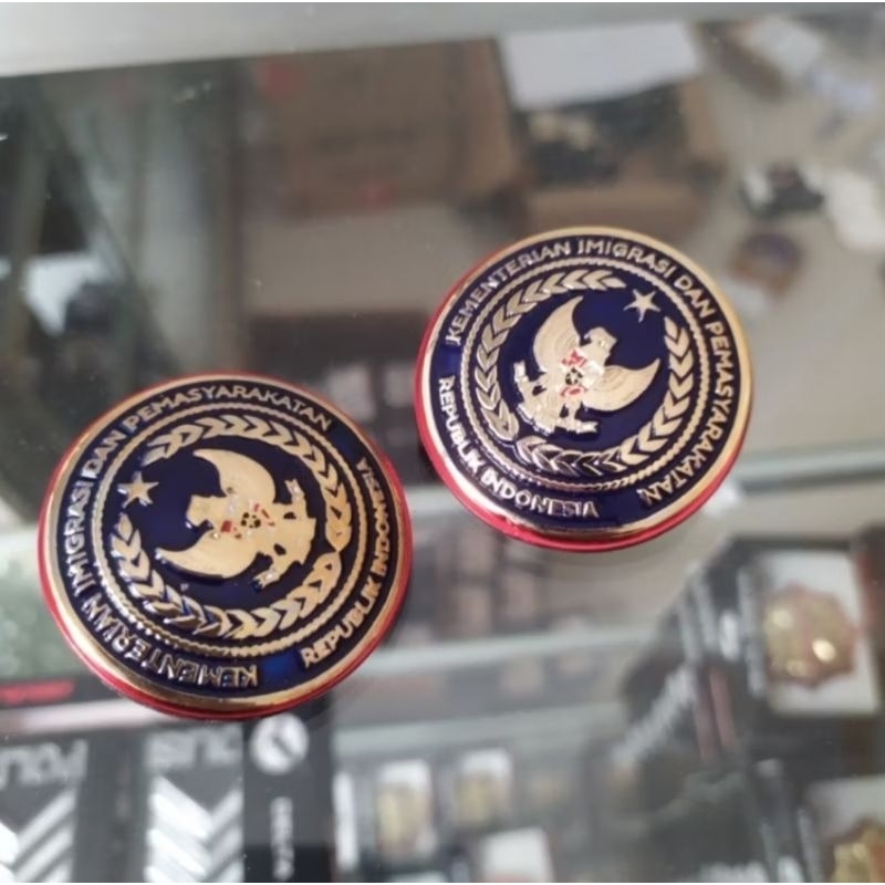 Jual Pin Kementrian Imigrasi dan Pertahanan Keamanan Premium Exsclusive ...
