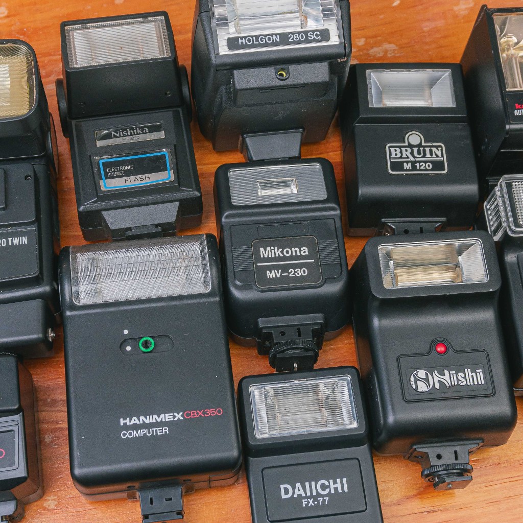 Jual Flash Light Kamera Blitz Speedlite Lighting Rusak - Untuk Pajangan ...