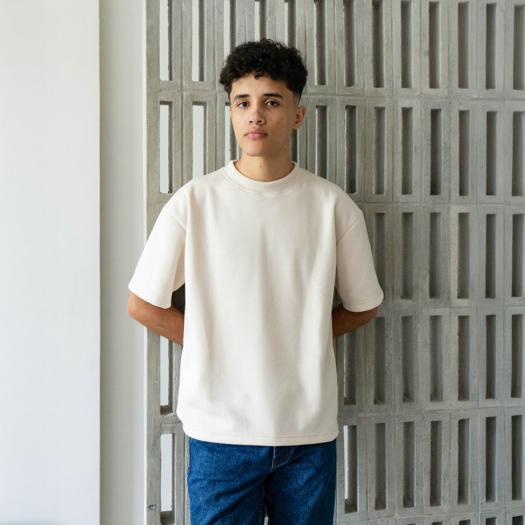 Jual Volda Eazy Boxy Tee (Cream) | Oversized T-Shirt Boxy Fit Hitam ...